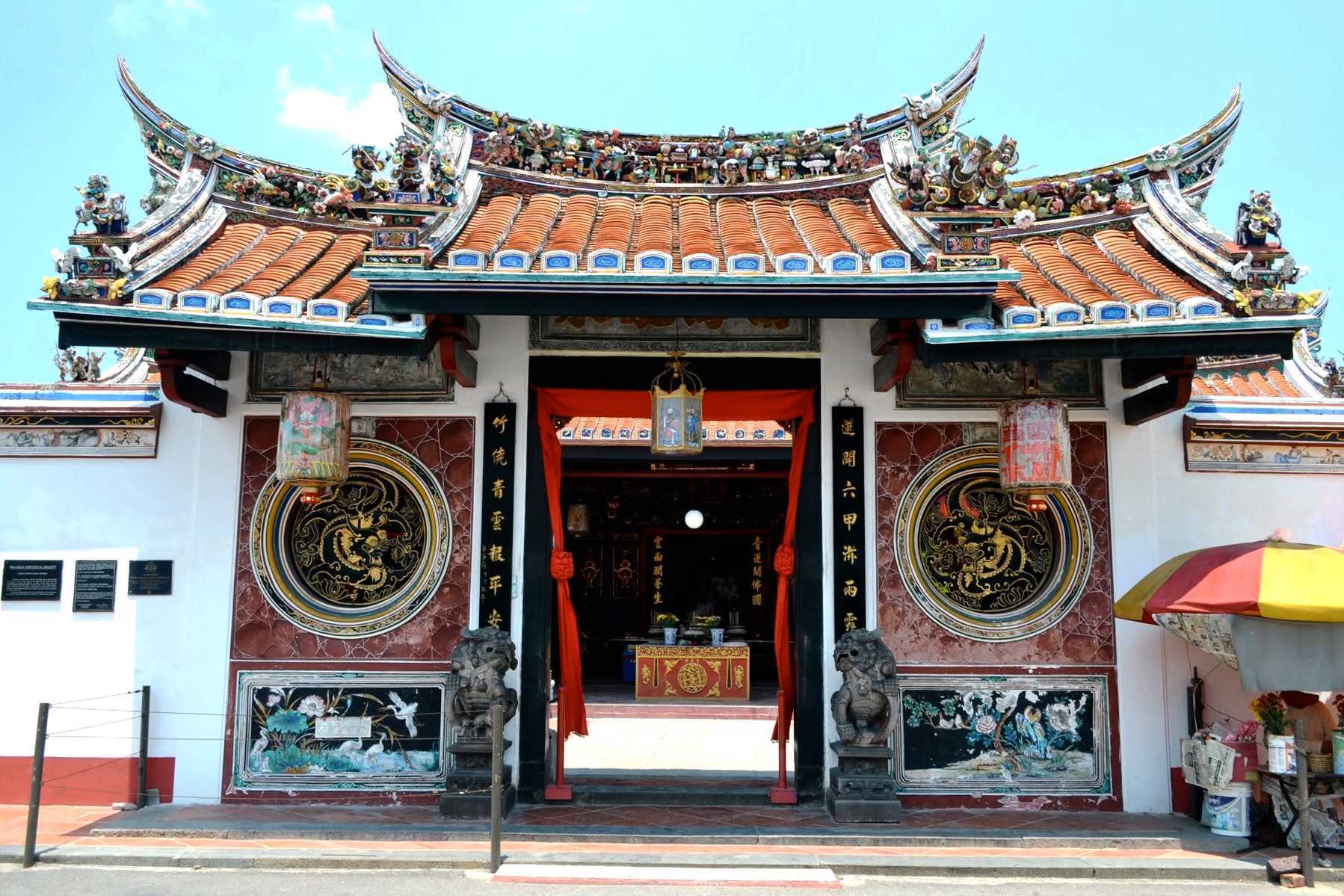 Pesona Bersejarah dan Budaya di Jonker Street | Our Memory